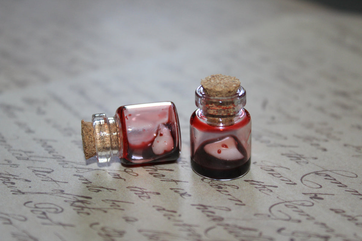 Tooth Specimen in Blood Vial – ForensicFX Studios